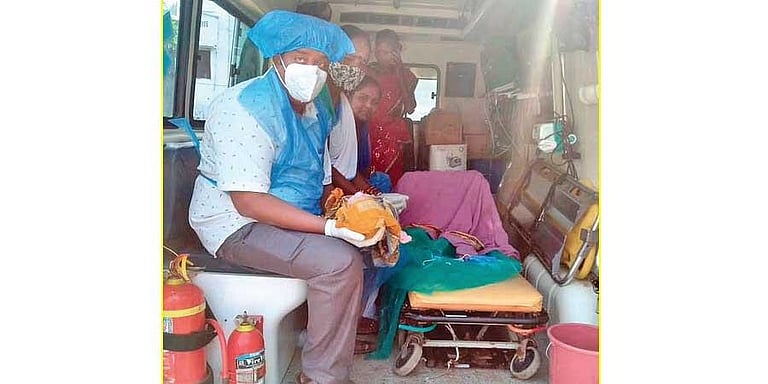 Woman gives birth to baby in 108-ambulance