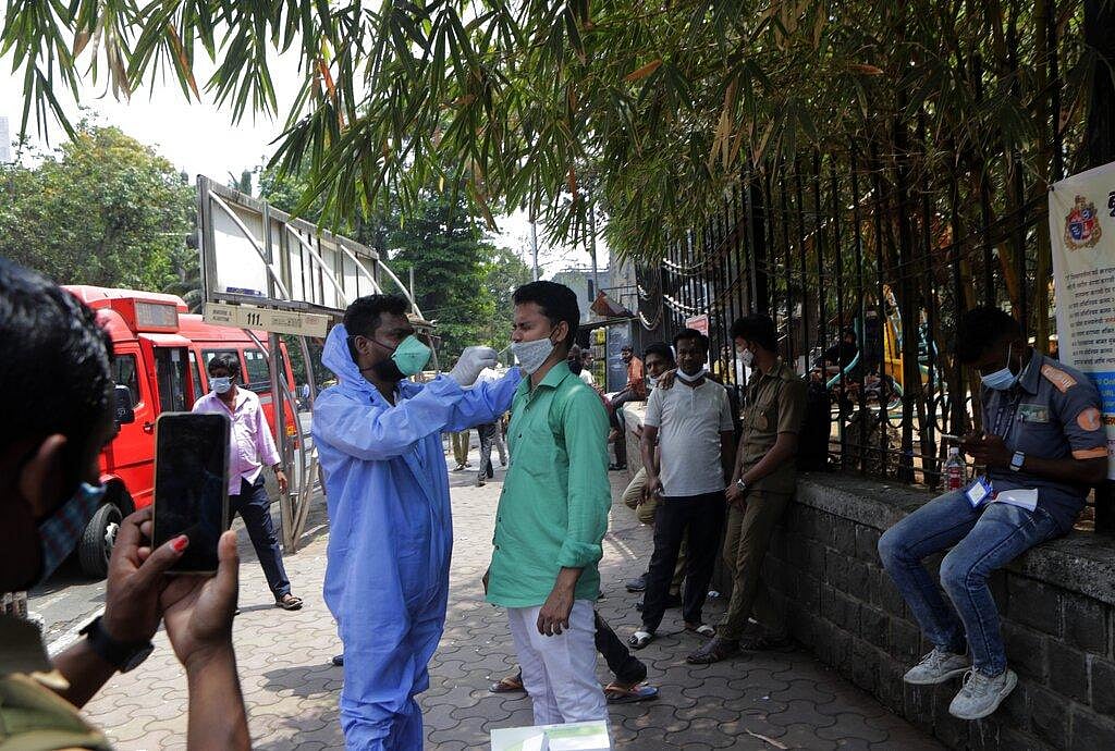 COVID-19 infects mouth cells, can cause dryness, blisters: Health experts