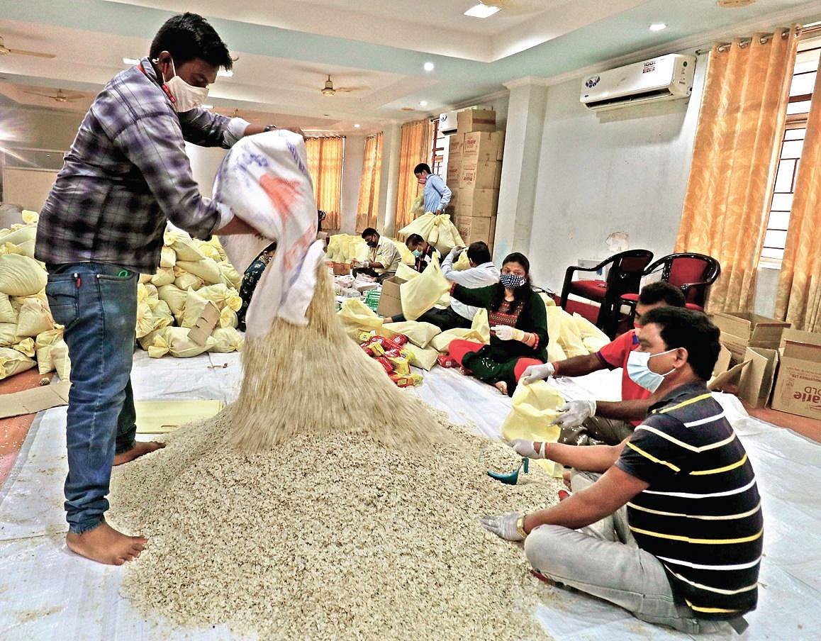 Red Cross readies food packets in Odisha