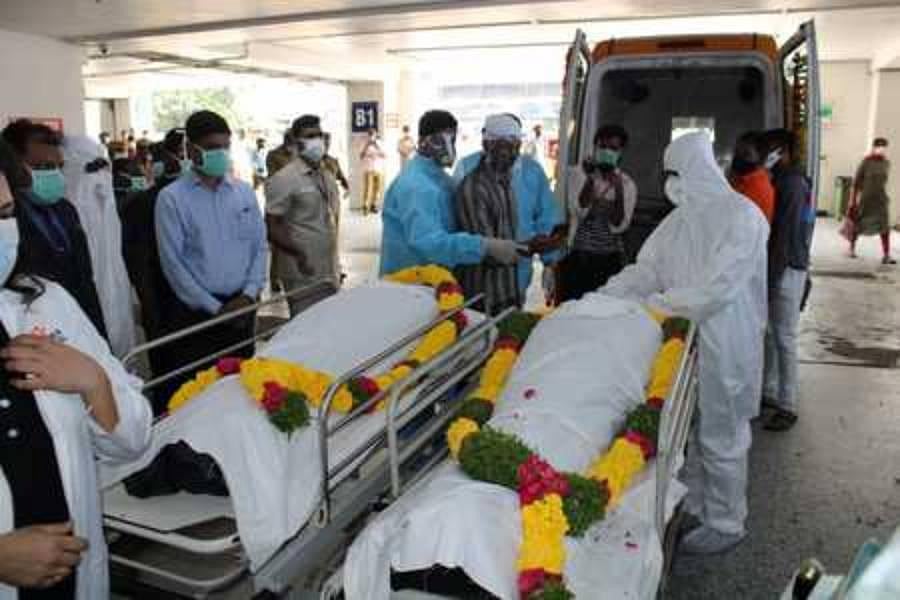 Former CS SV Prasad, wife cremated in Hyd