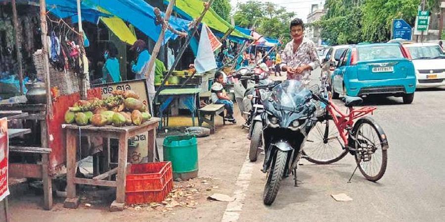 Road to SCB Medical College and Hospital hits encroachment wall