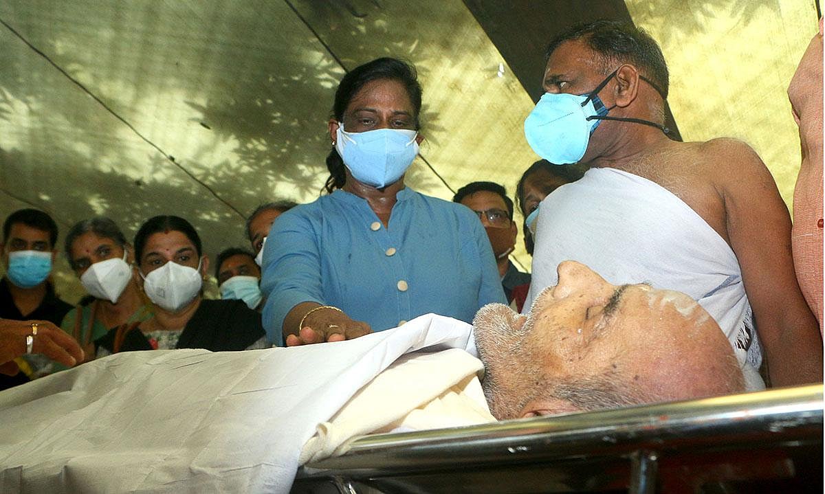 Maniyur bids farewell, coach Om Nambiar cremated