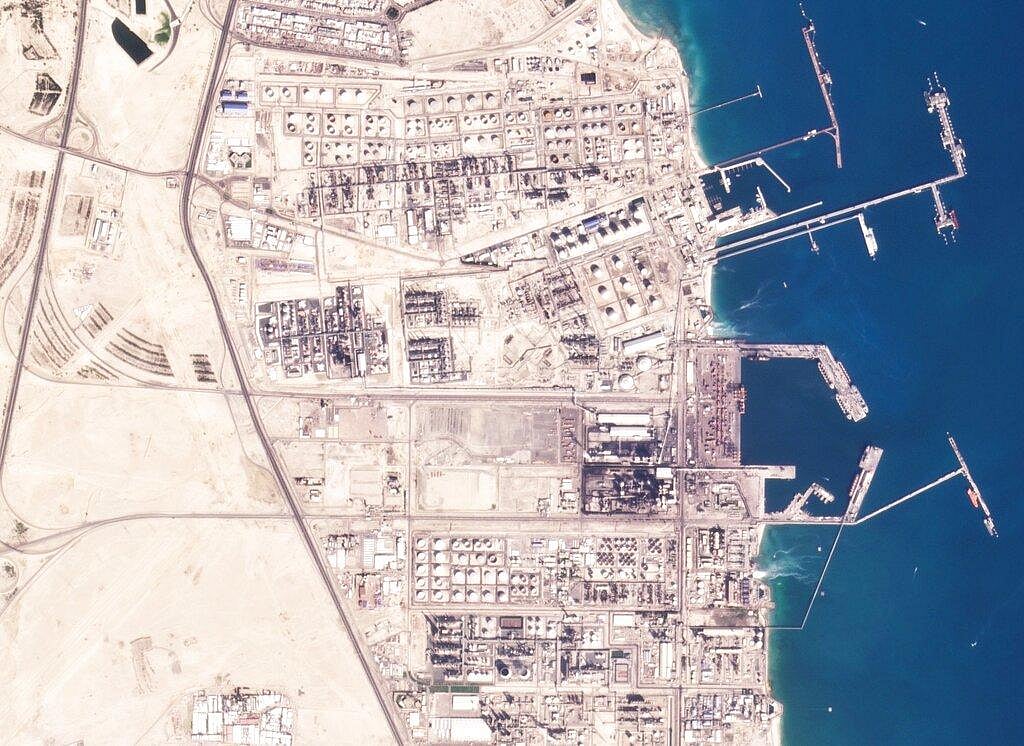 Fire at Kuwait refinery kills two and critically injures five