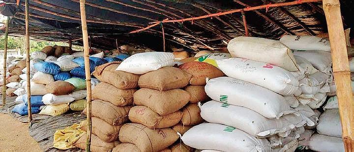 Bargarh farmers block NH over delay in lifting of paddy bags from mandis