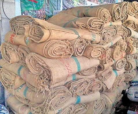 Taking on the threat of plastic, the jute way