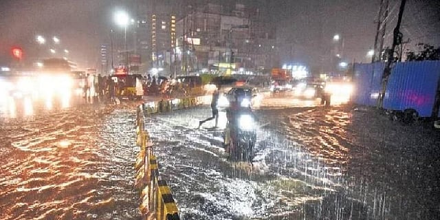 Heavy rains lash Hyderabad city, More to Come