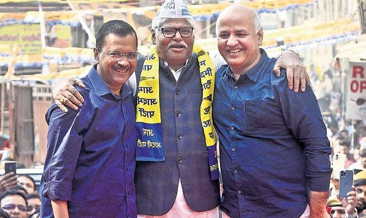 Ex-Cong MP Mahabal Mishra joins AAP family