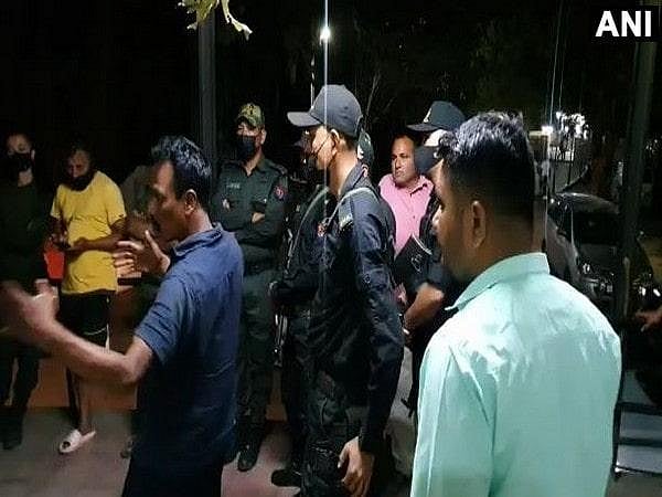 Paramilitary jawan deployed on Gujarat poll duty shoots dead two ...