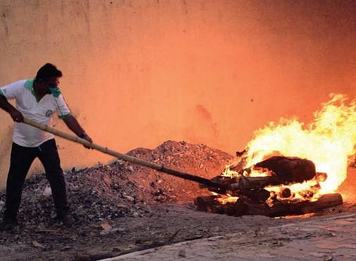 Panathur crematorium furnaces break down, families turned away