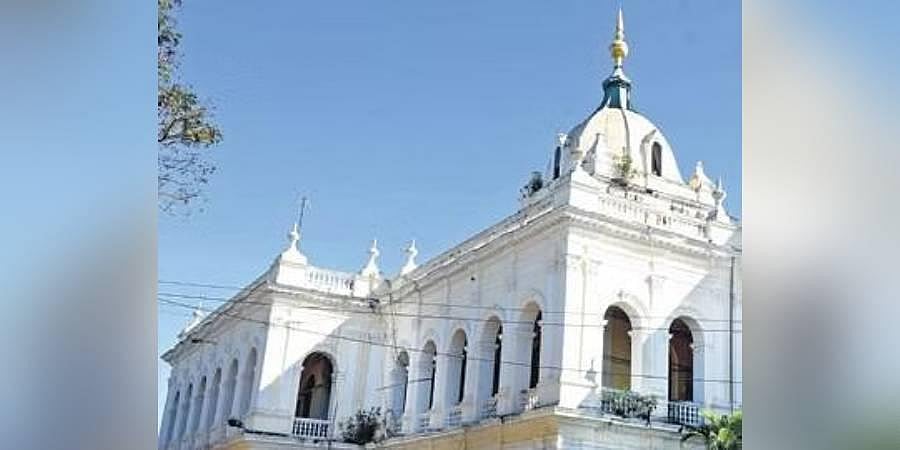 Panel to save monuments sits in crumbling edifice!