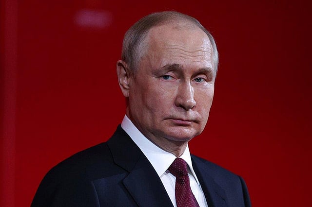Putin oversees commissioning of new Russian navy warships