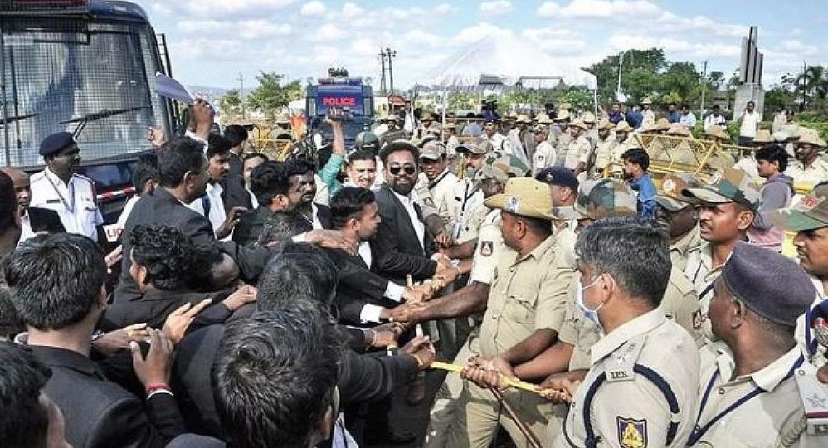 Protest by advocates hits traffic on highway in Karnataka
