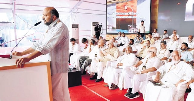 Left leaders steal show at 10th Mujahid conference