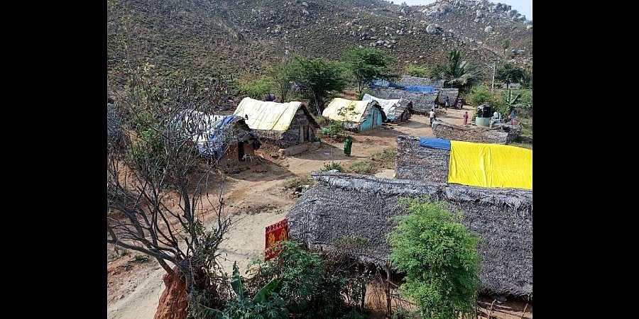No pucca house put Irular families in Vellakulam village at Arcot Taluk ...