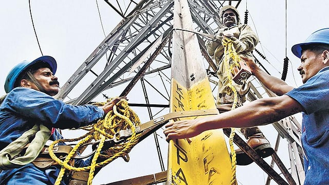 TNPDCL floats new tenders for 3.05 crore smart meters under RDSS