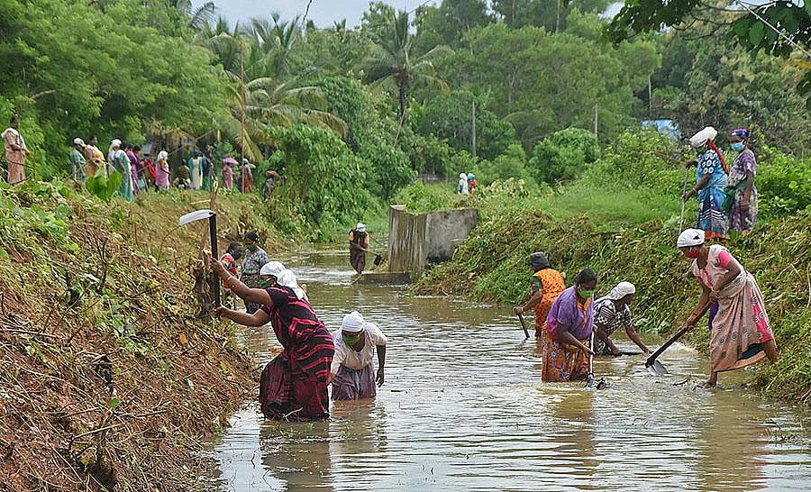 Mandya women secure second spot in MGNREGA