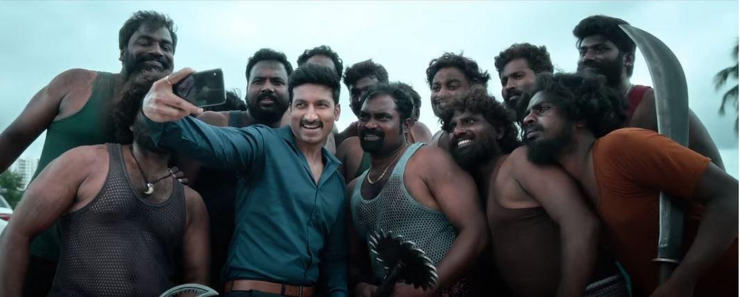 Pakka Commercial Review | A mindless entertainer