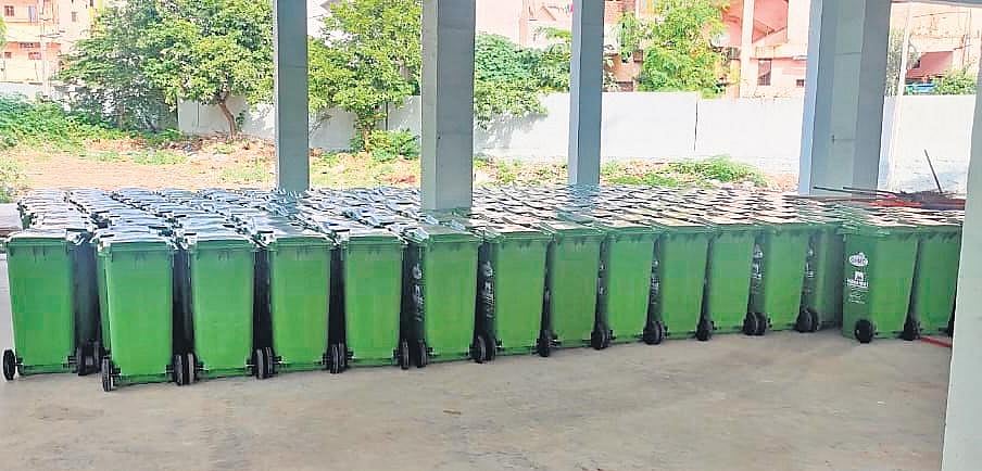GHMC to install garbage bins with wheels in Hyd