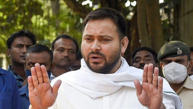 Land-for-jobs scam: CBI raids premises of five RJD leaders; Tejashwi ...