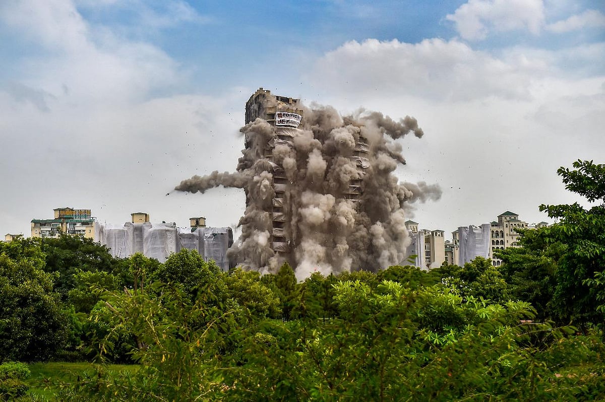 Biggest demolition in country: Controlled explosions raze Noida twin ...