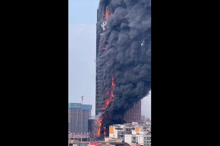 Huge fire in 42-floor skyscraper housing China Telecom in Changsha city ...