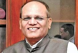 Former Telangana Chief Secretary Somesh Kumar reports to AP