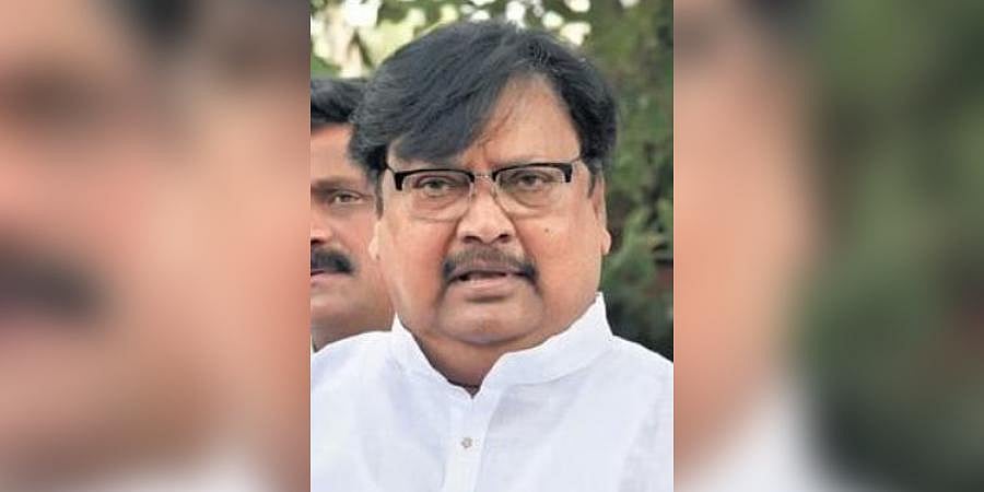 Suspect role of govt, CBI probe needed: TDP Varla Ramaiah