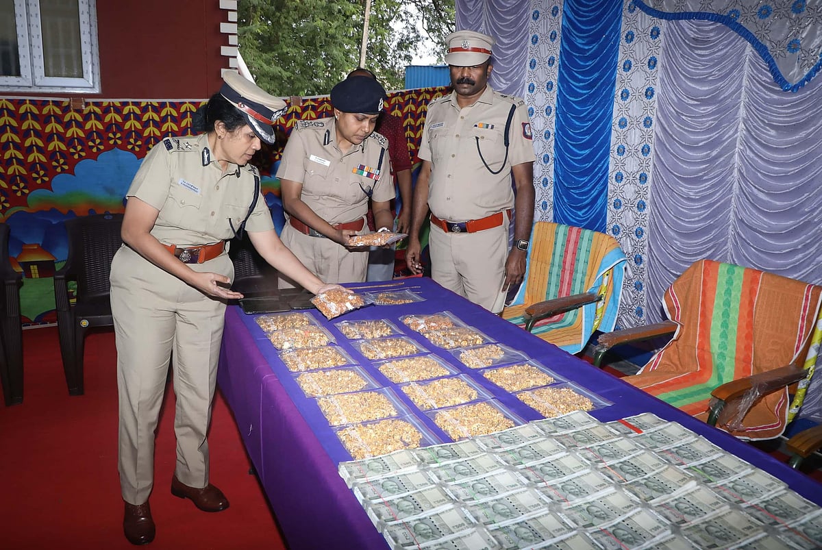 Tamil Nadu: Month on, nine held for stealing 5.9 kg of gold near ...