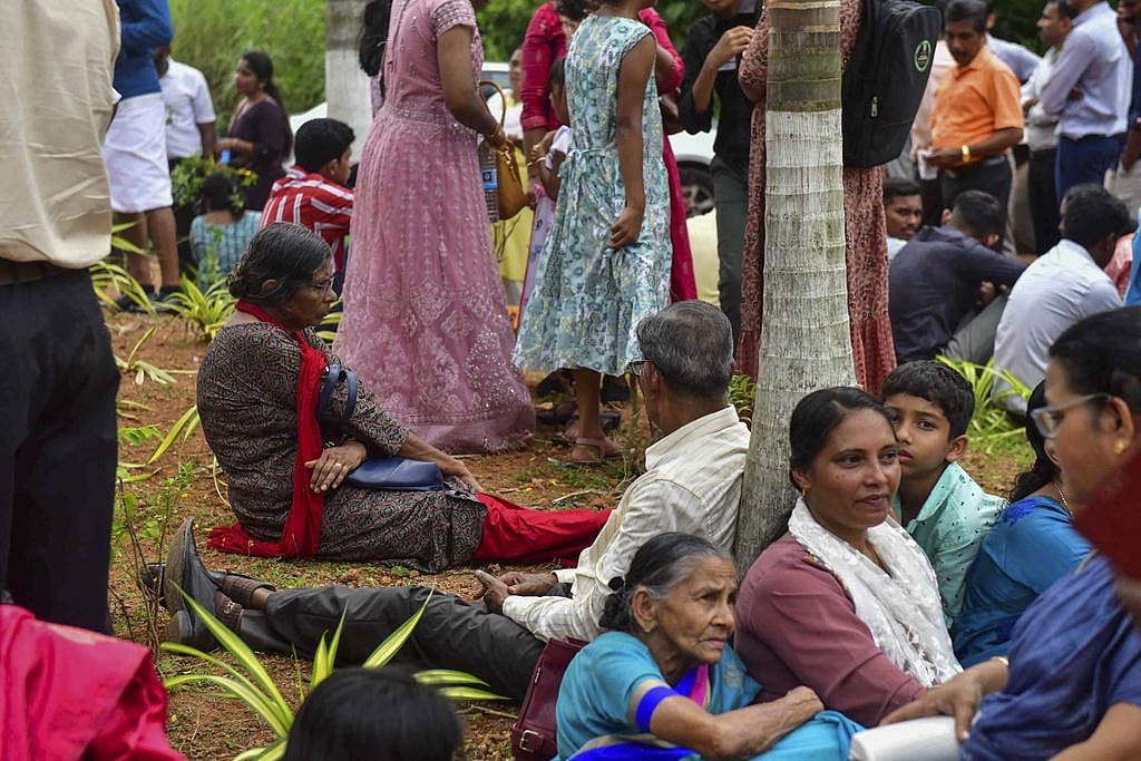 Evacuation briefing prevents stampede and helps save lives at Jehovah’s ...