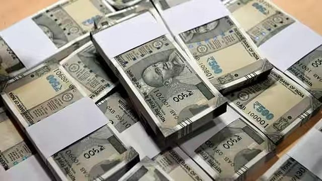 Rs 100 cr cash found from Cong MP’s premises