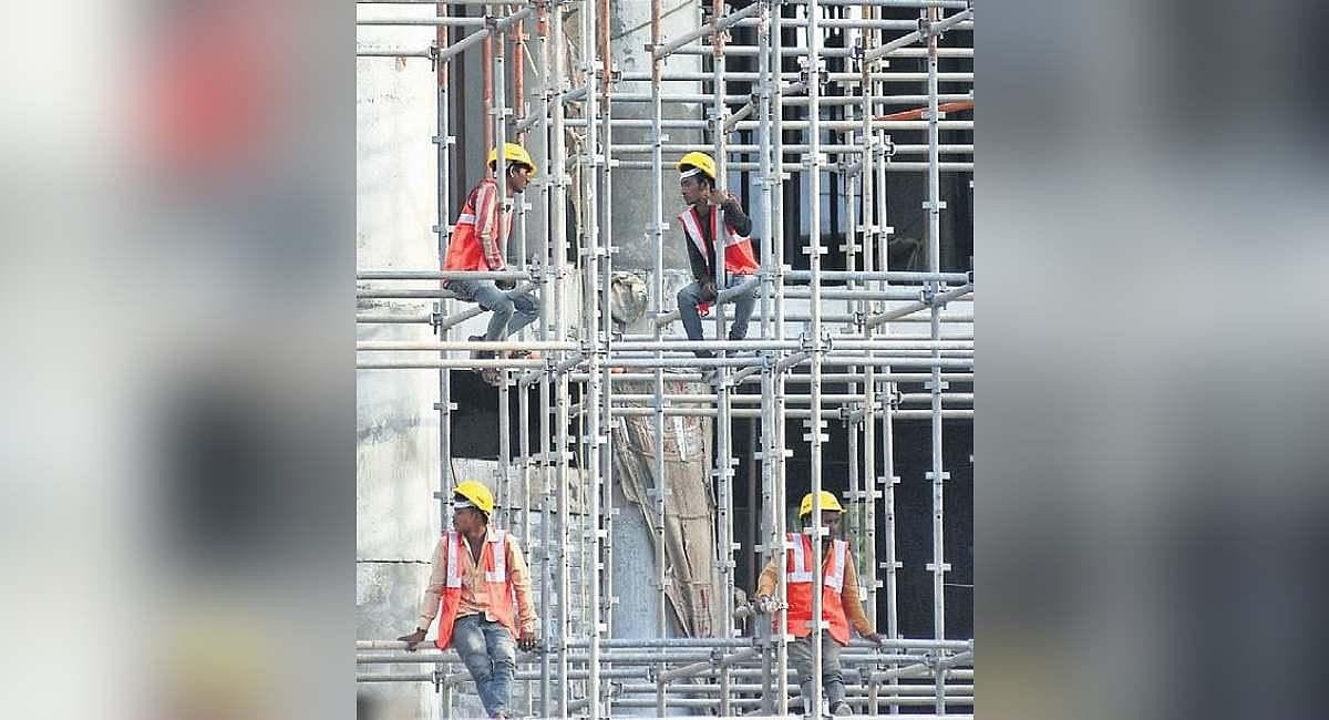 Builders flag shortage of construction materials, seek CM’s intervention