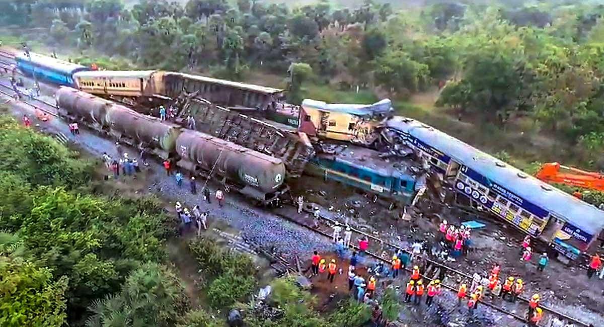 Andhra Pradesh train crash: Locals carried injured on shoulders, says ...