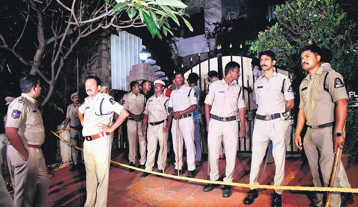 ECI searches for cash at retired IAS officer’s house after Congress ...