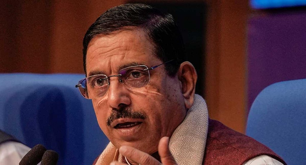 Pralhad Joshi not to react to Dingaleshwara seer’s criticisms