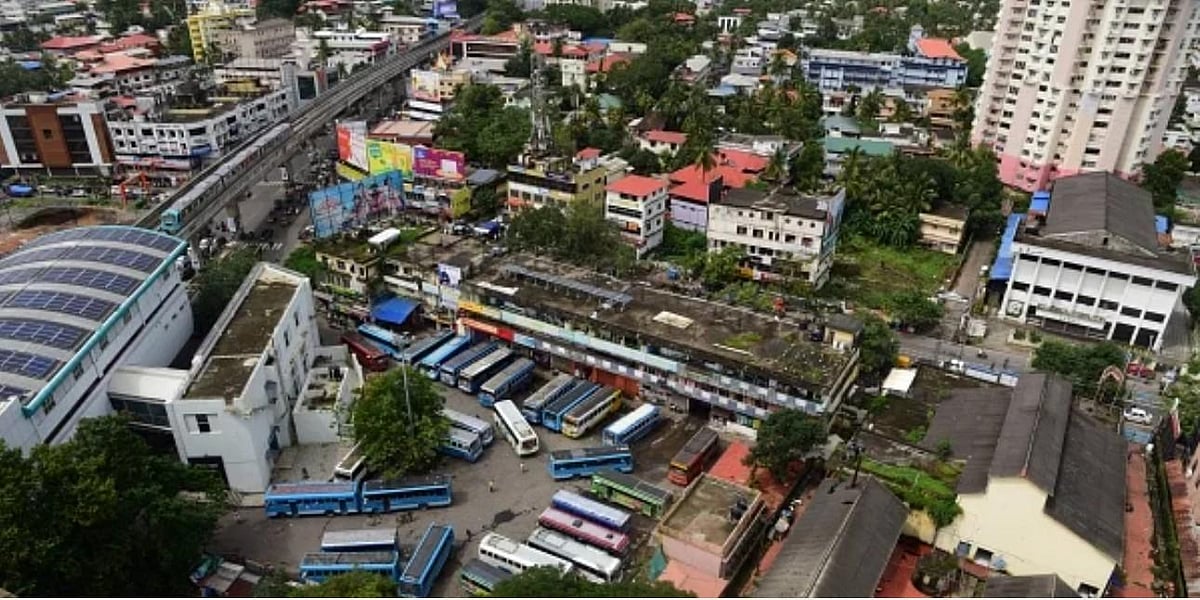 Street vendor evicted from Kaloor bus stand