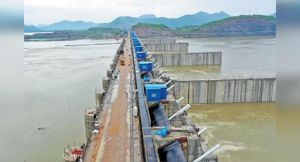 Damaged diaphragm of Polavaram project wall to be rebuilt in 3 months