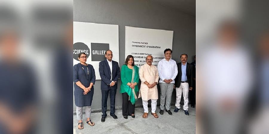 Bommai opens science gallery, urges youth to focus on research