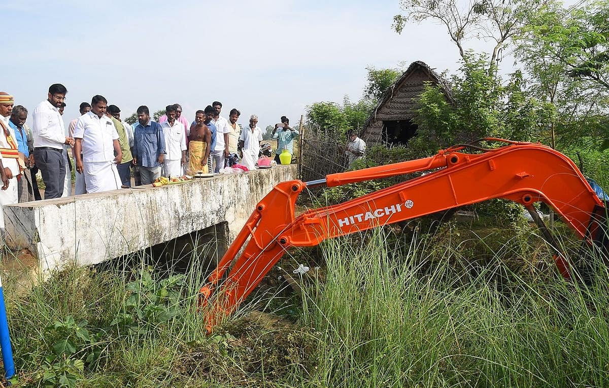 Rs 12-crore special desilting works commence in coastal delta districts ...