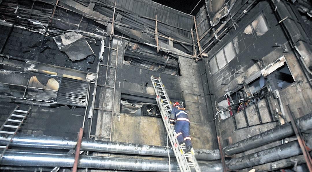 Fire engulfs building in Kinfra Park, Kakkanad