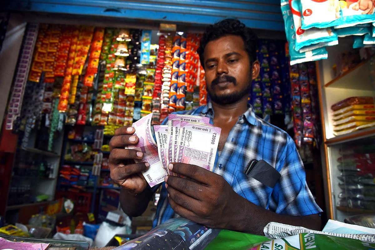 A few cash deposit machines stop accepting Rs 2,000 notes in Chennai