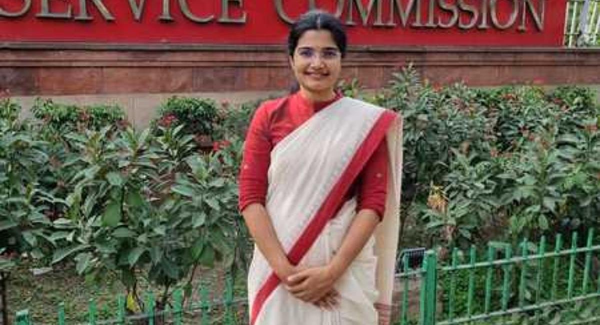 Telangana: Narayanpet SP’s daughter secures 3rd rank in UPSC