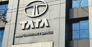 US Senators question TCS’ hiring practice over H-1B visa filings after ...
