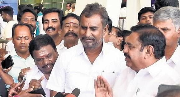 EPS heaps praise on Modi, says NDA will win 330 Lok Sabha seats