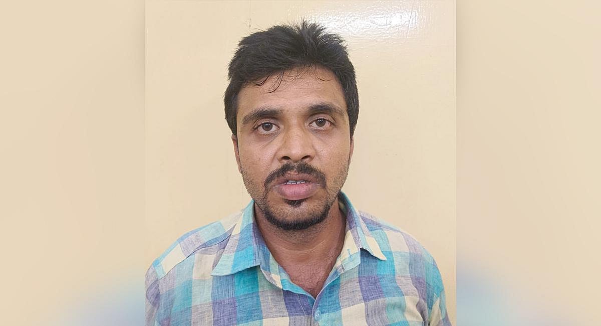 Chennai man who posed as TTE and cheated ticketless passengers of money ...