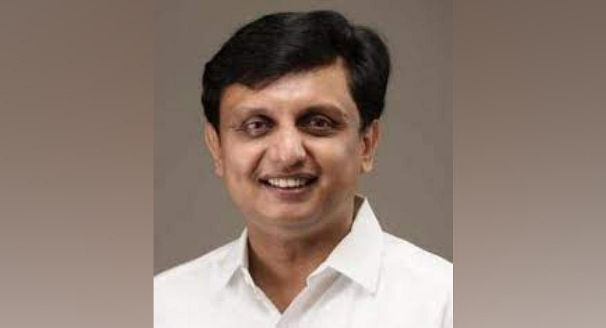 Shirur landslide: Kerala minister urges Karnataka govt to explore all ...