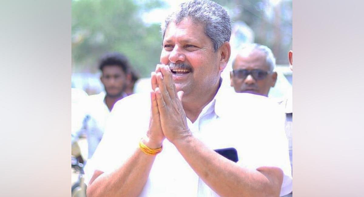 Video of former MLA with woman goes viral