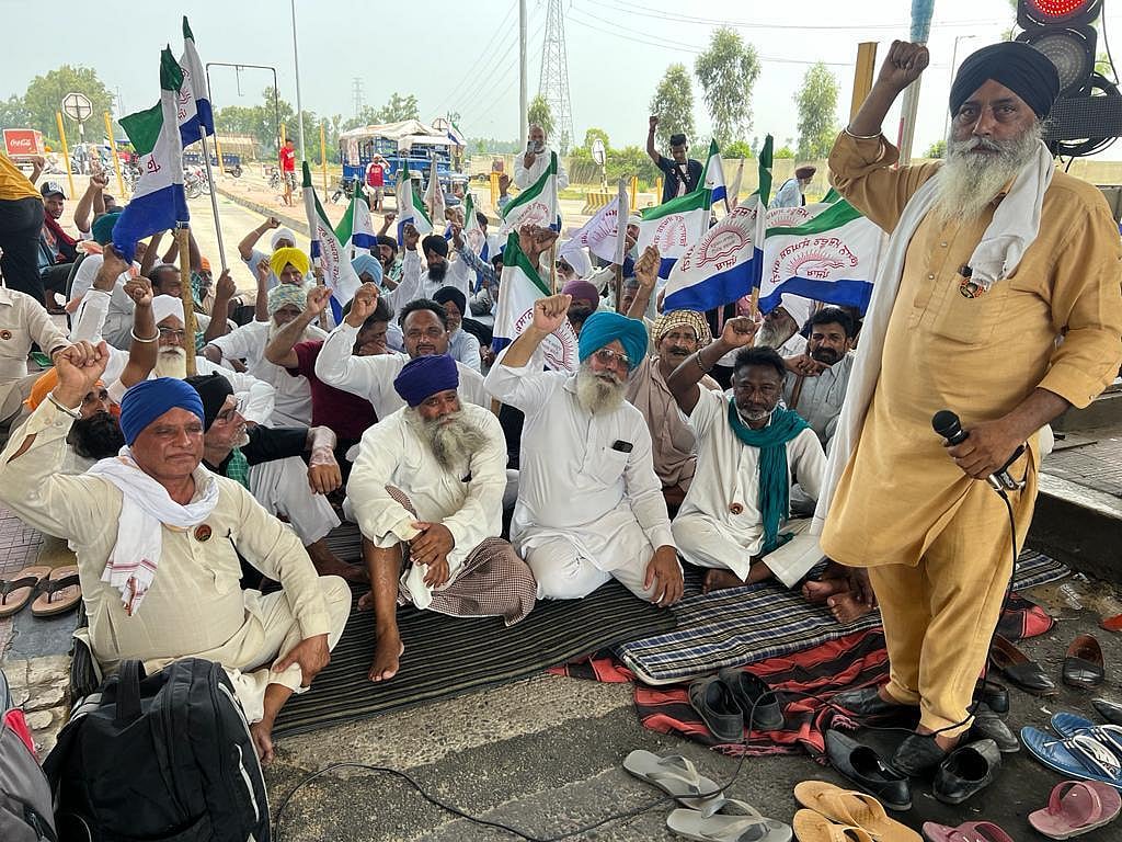 Punjab floods: Protesting farmers stopped from proceeding to Chandigarh ...