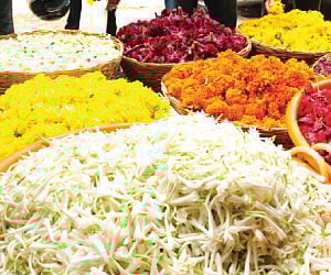 Thovalai market in Nagercoil soaked in colours as traders gear up for Onam