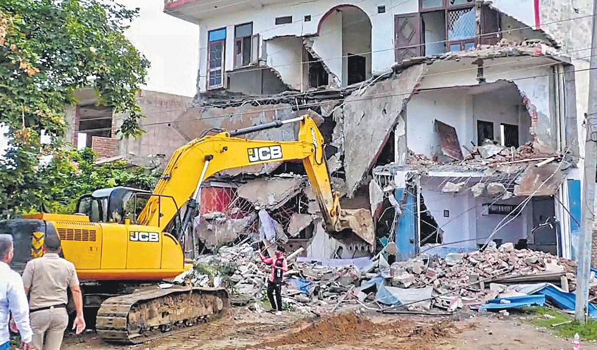 Civic authorities raze 36 illegal bungalows on bank of Indrayani River ...
