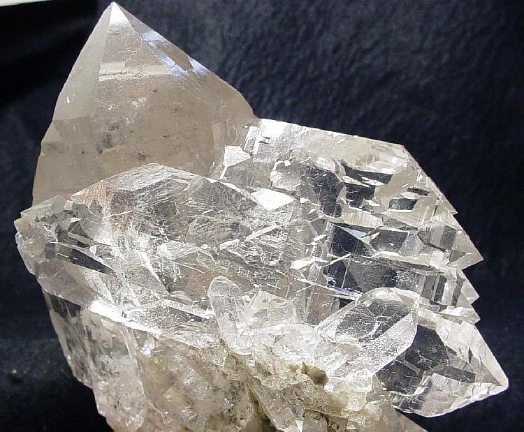 Crystal quartz weighing unit found in Tamil Nadu's Keeladi